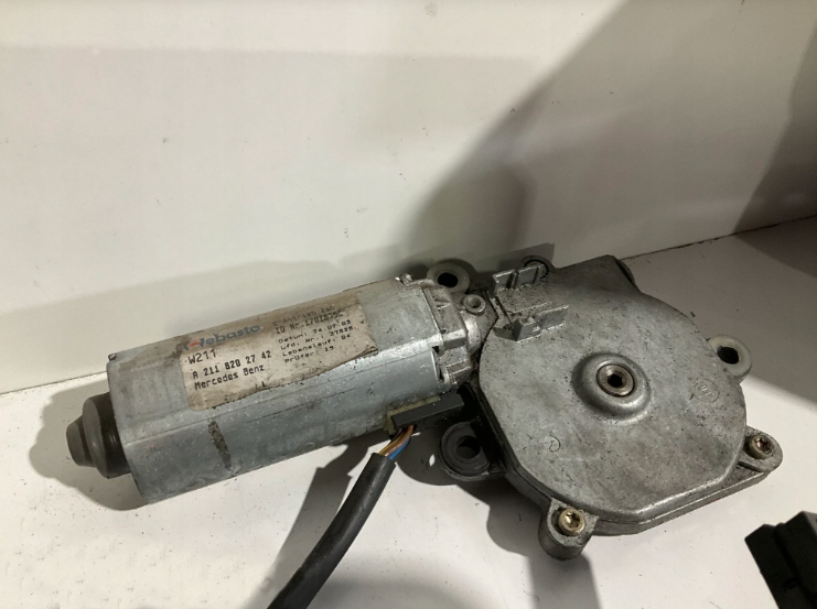 SILNICZEK SZYBERDACHU W211 A2118202742 2118202742 - 14231967919 ...