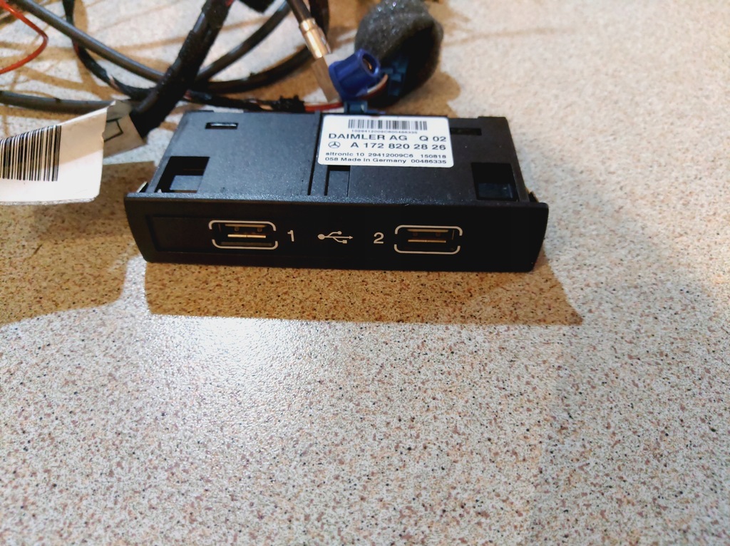 HUB USB + Wiązka Mercedes W207 W205 A1728202826 FV - 10796326096 ...