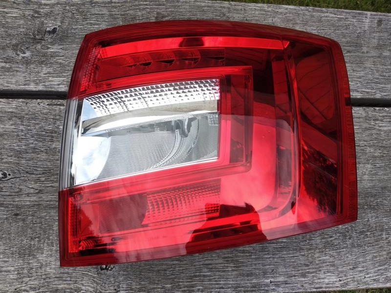 Lampa tylna prawa Skoda Octavia 3 Kombi 5E9945112B - 7947074409 ...