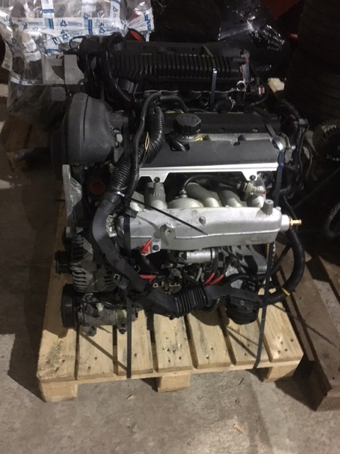 silnik Volvo 2.5T benz. B5254T2 - 11521405665 - oficjalne archiwum Allegro