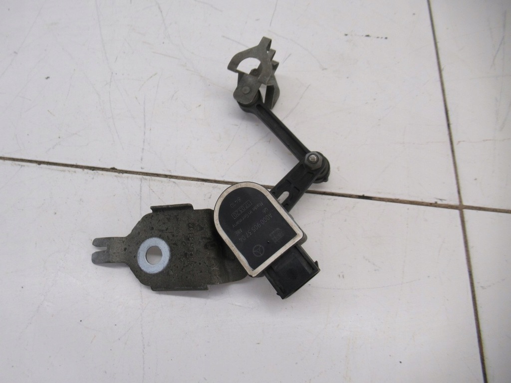 Czujnik poziomowania świateł MERCEDES GLC LIFT 21r - 12206292044 ...