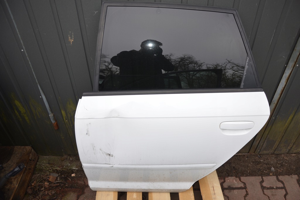 Audi A3 8P Lift Drzwi Lewy Tył LY9C - 7873712809 - oficjalne archiwum Allegro