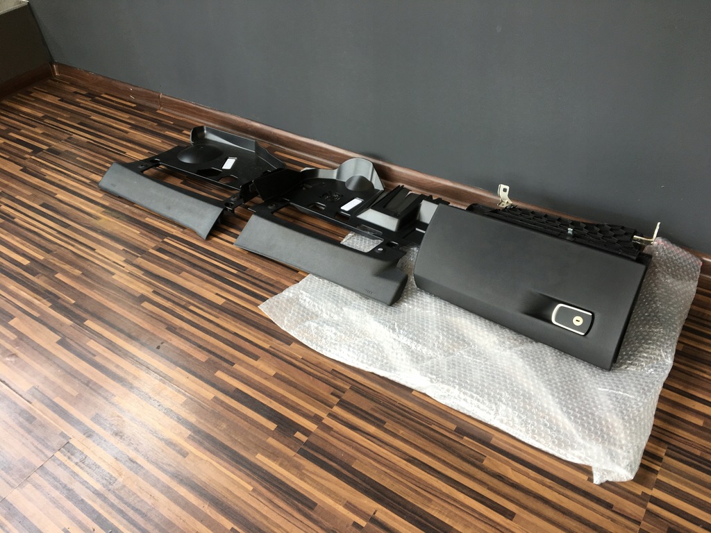 BMW M4 F82 F83 Schowek Osłony Deski Dolne OEM BMW - 8303605824 ...