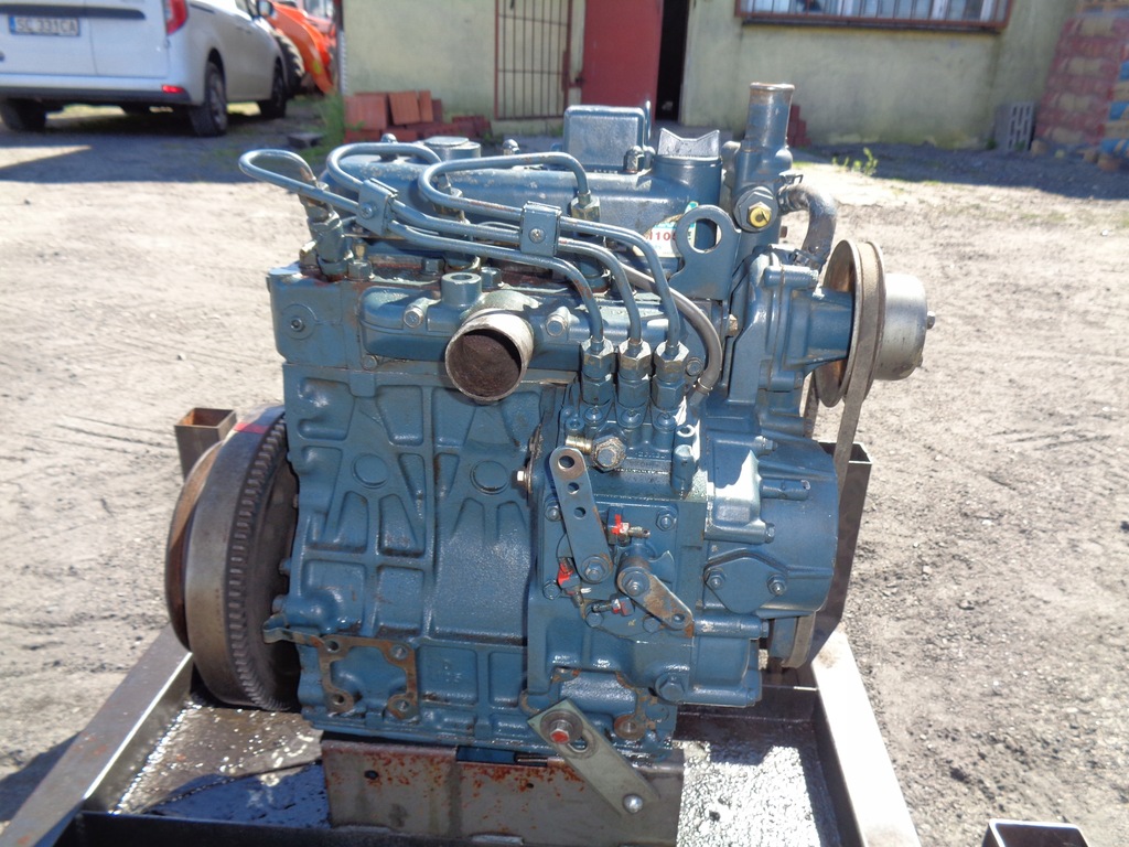 silnik 3-cylindrowy KUBOTA D1105-E - 12427345963 - oficjalne archiwum Allegro