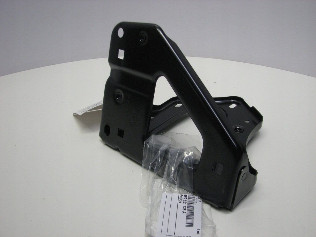 Podpora błotnika prawego Audi A6 C6 4F0821136A - 7897694220 - oficjalne ...