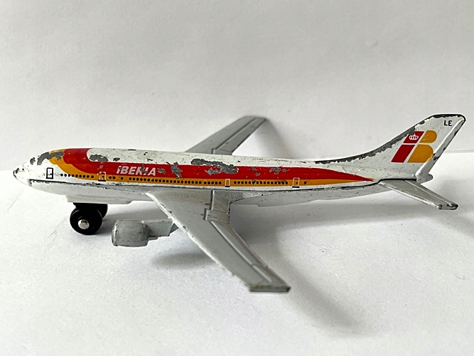 MATCHBOX-A 300B AIRBUS Z 1973 ROKU (5) - 12384182692 - oficjalne ...
