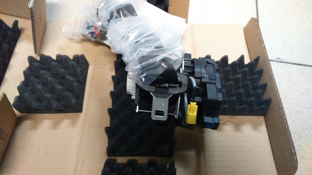 PAS BEZPIECZEŃSTWA MERCEDES-BENZ S A2228608600 - 8442135465 - oficjalne ...