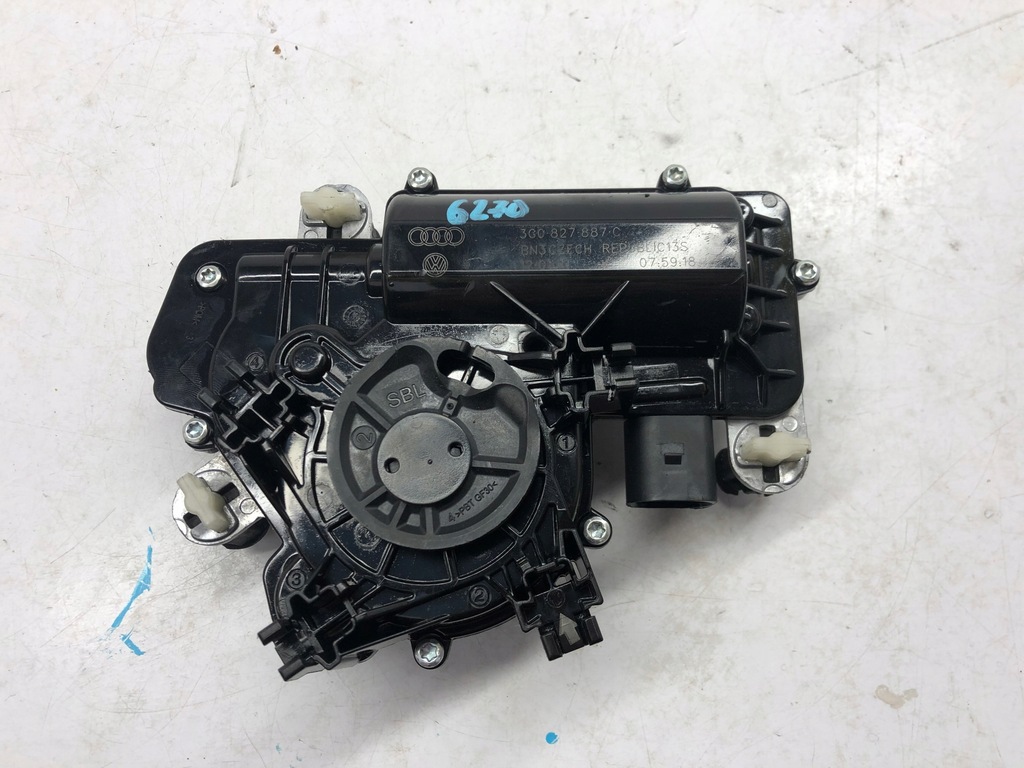 VW PASSAT B8 DOCIĄG KLAPY BAGAŻNIKA 3G0827887C - 12693334379 ...