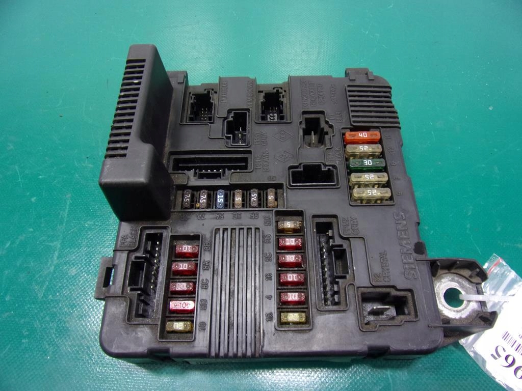 RENAULT MEGANE II SKRZYNKA BSI X84 8200306033 - 13016582573 - oficjalne archiwum Allegro