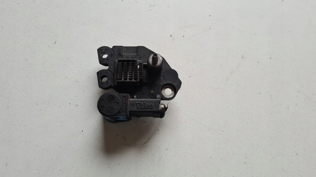 BMW F10 F01 F07 REGULATOR NAPIĘCIA VALEO 2542604 - 11576441656 ...