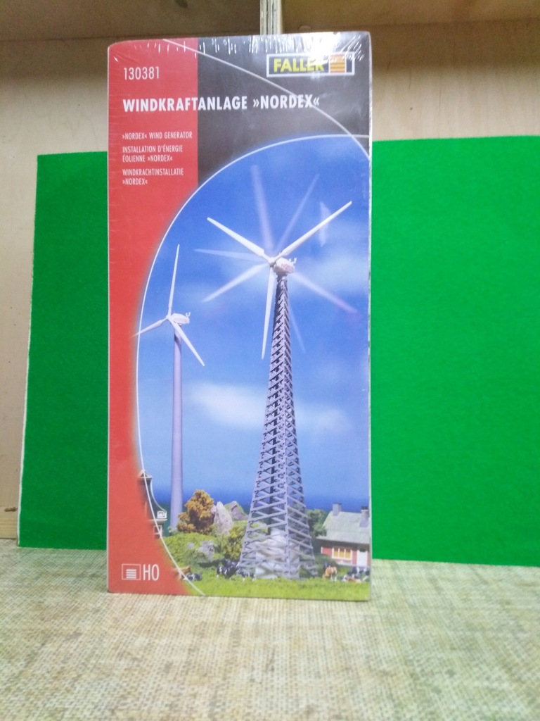 Faller 130381, turbina wiatrowa, wysokość 360mm, nowa z silnikiem ...