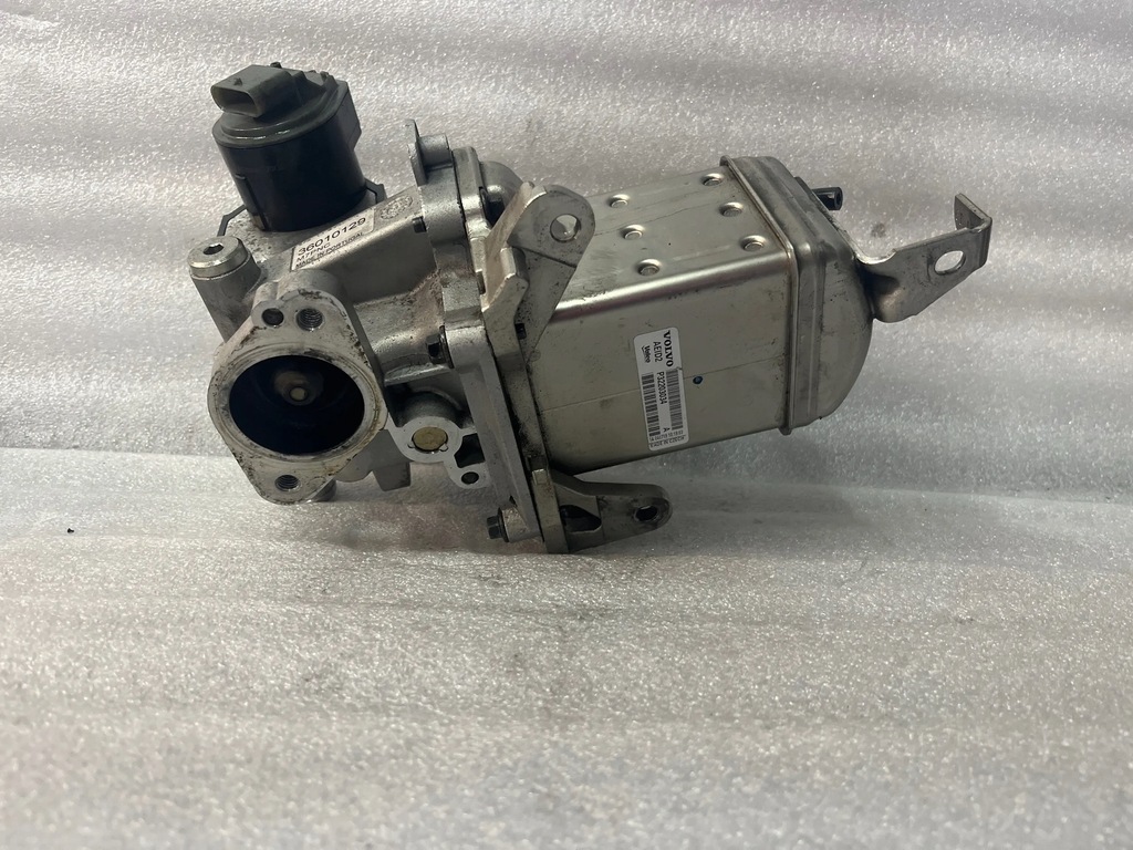KOMPLETNY ZAWÓR EGR VOLVO S60 S60 V90 XC60 V70 - 13616510315 ...