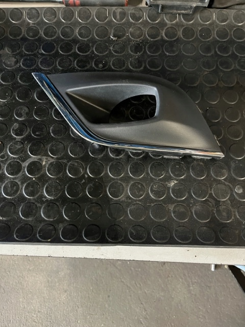 RENAULT CLIO IV 4 LIFT KRATKA ZDERZAKA LEWA CHROM - 13660910799 ...