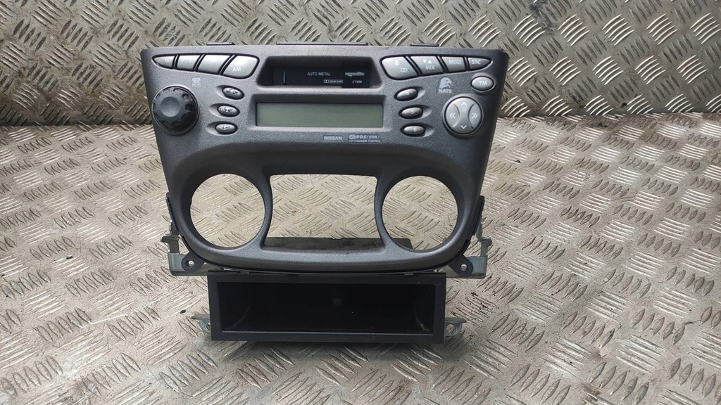 RADIO ODTWARZACZ + RAMKA ALMERA N16 28113BN314 - 13750064661 ...