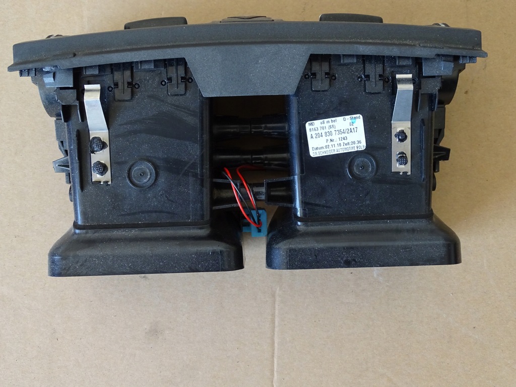 Kratka nawiewu Mercedes W204 2048307354 - 10418670859 - oficjalne ...