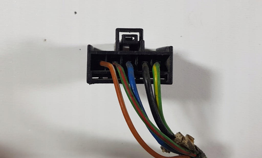 KOSTKA WTYCZKA LAMPY TYLNEJ Ford Fiesta MK5 5DRZWI - 11784251595 - oficjalne archiwum Allegro