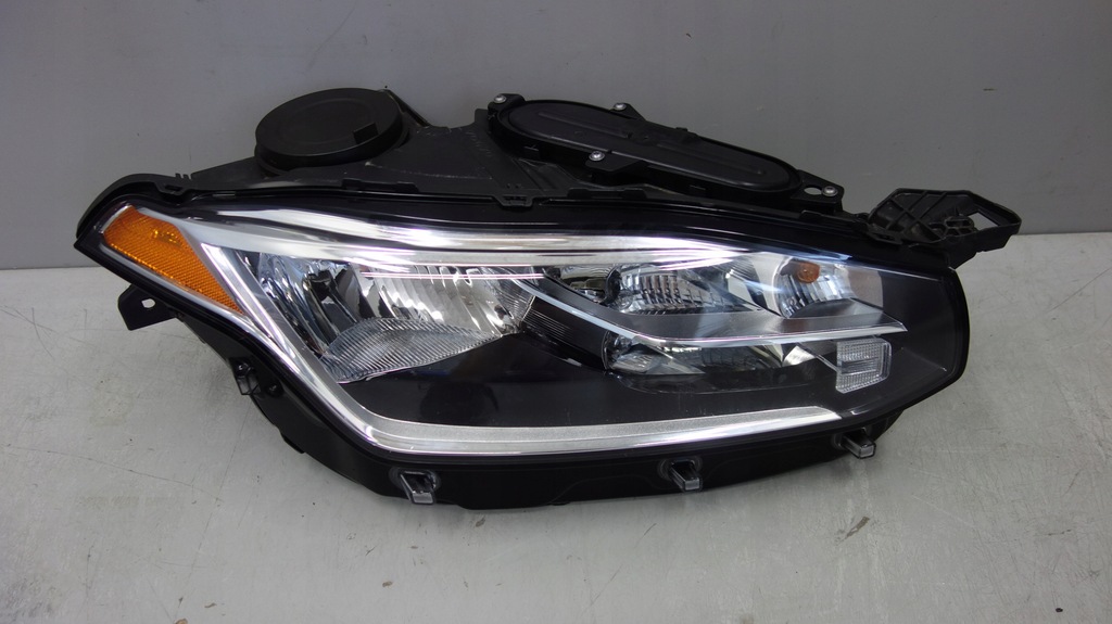VOLVO XC90 LAMPA PRZEDNIA PRAWA ZWYKŁA 31353140 - 10866270198 ...