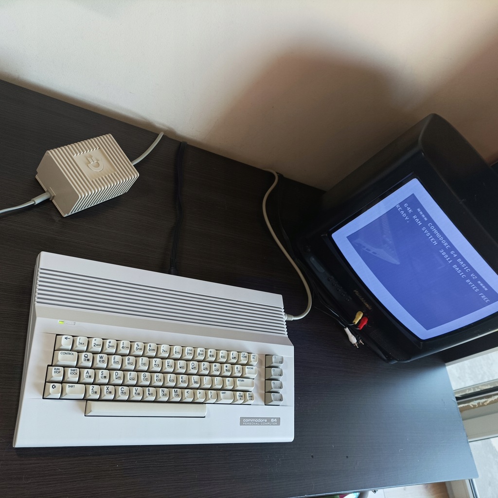 COMMODORE C64 C Bardzo ładny i Sprawny - 12796303815 - oficjalne ...