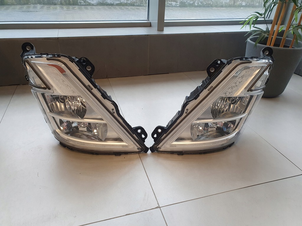 VOLVO FH 2020- LAMPY KOMPLETNE H7 - 11817717389 - oficjalne archiwum ...