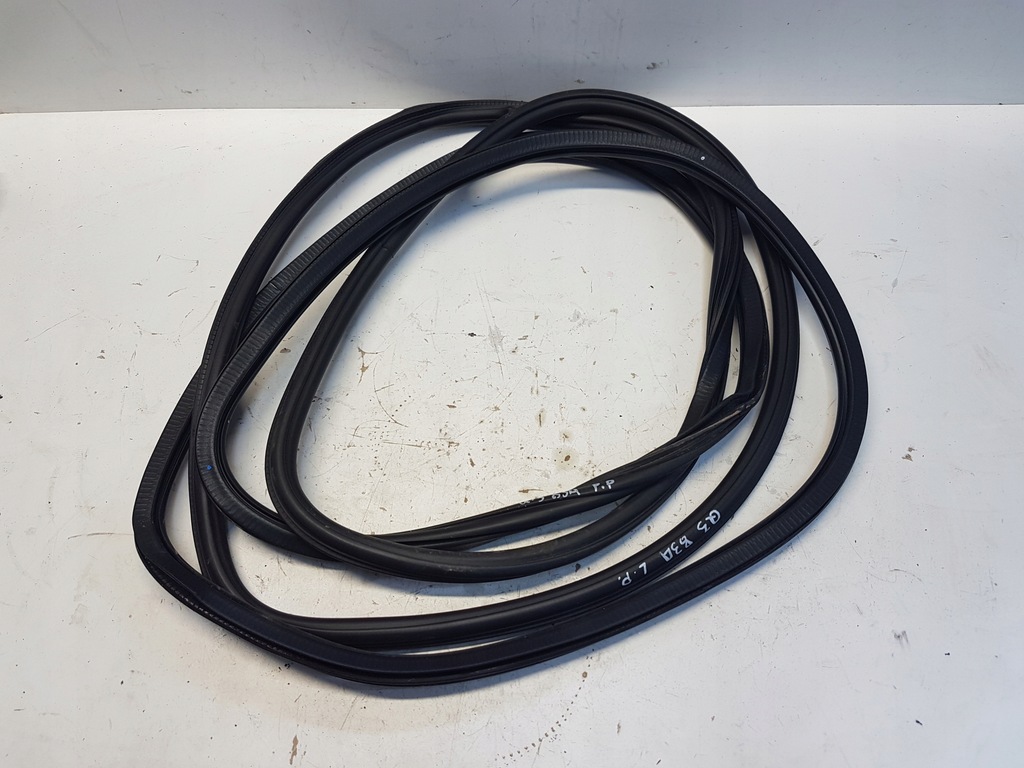 AUDI Q3 83A Uszczelka drzwi przód lewa prawa - 12787814838 - oficjalne ...