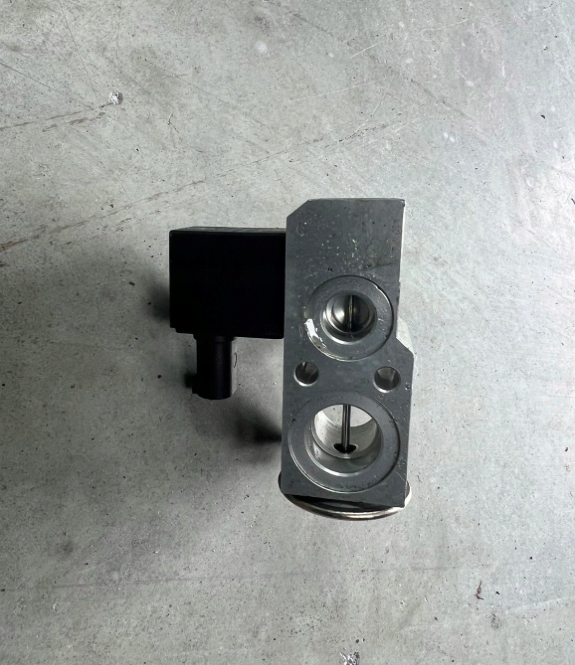 Zawór rozprężny klimatyzacji Mercedes C klasa W205 - 13501672218 ...