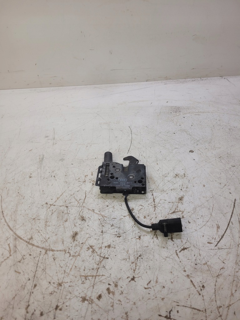 ZAMEK MASKI RYGIEL AUDI A4 B9 A5 F5 8W0823509 - 13892955417 - oficjalne ...