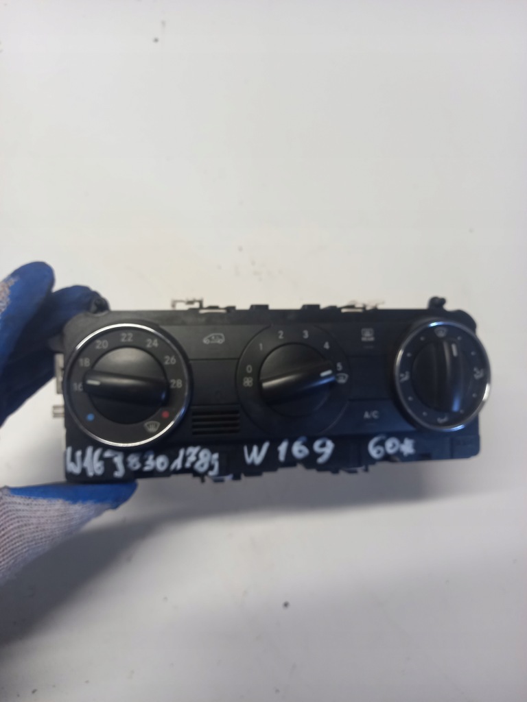 PANEL NAWIEWU KLIMATYZACJI MERCEDES-BENZ W169 - 12540453633 - oficjalne ...