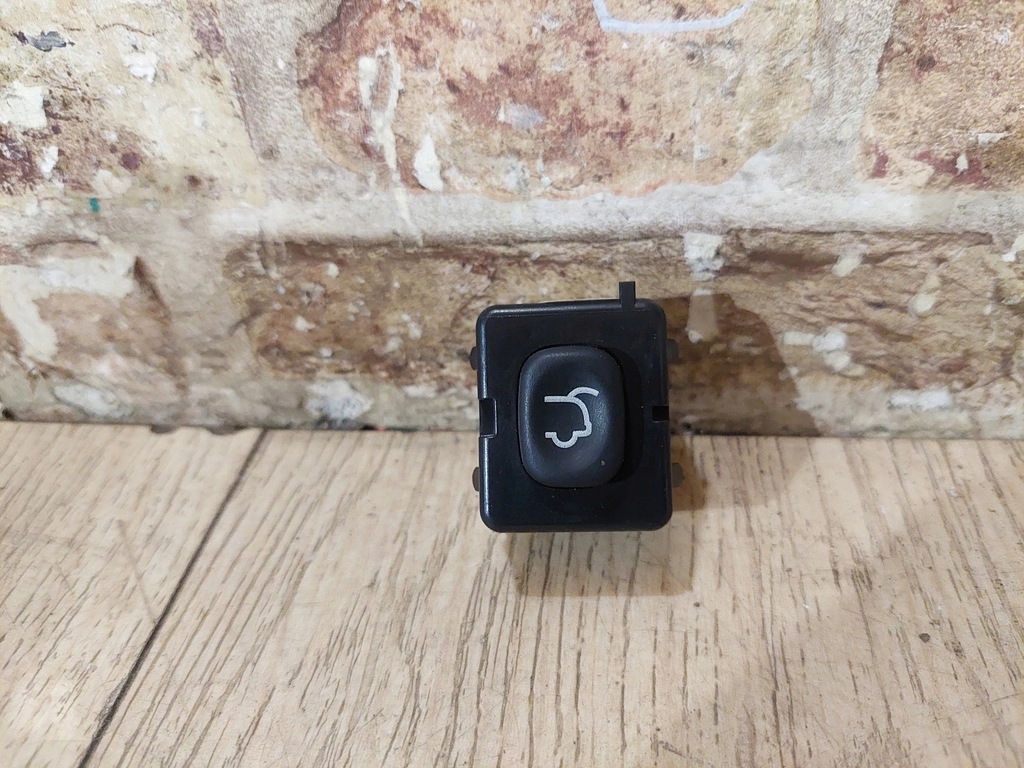 PRZYCISK OTWIERANIA KLAPY BAGAŻNIKA 04602751AA JEEP GRAND CHEROKEE WK2 ...