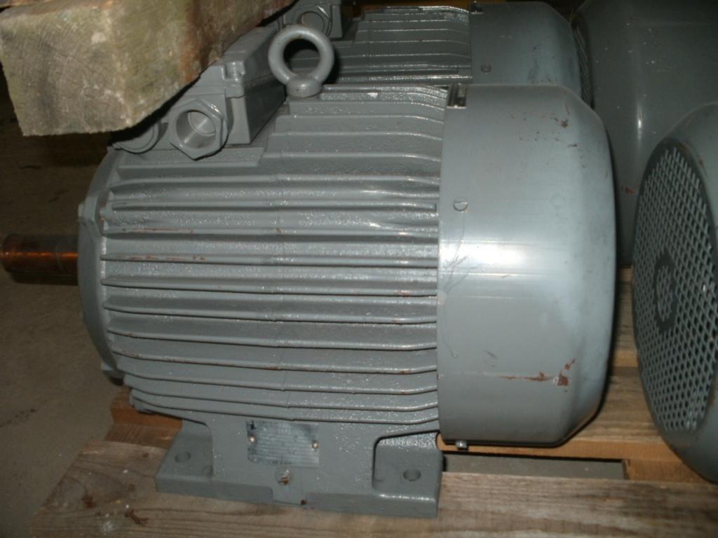 SILNIK ELEKTRYCZNY 7,5kW 960 obr. - 5094499726 - oficjalne archiwum Allegro