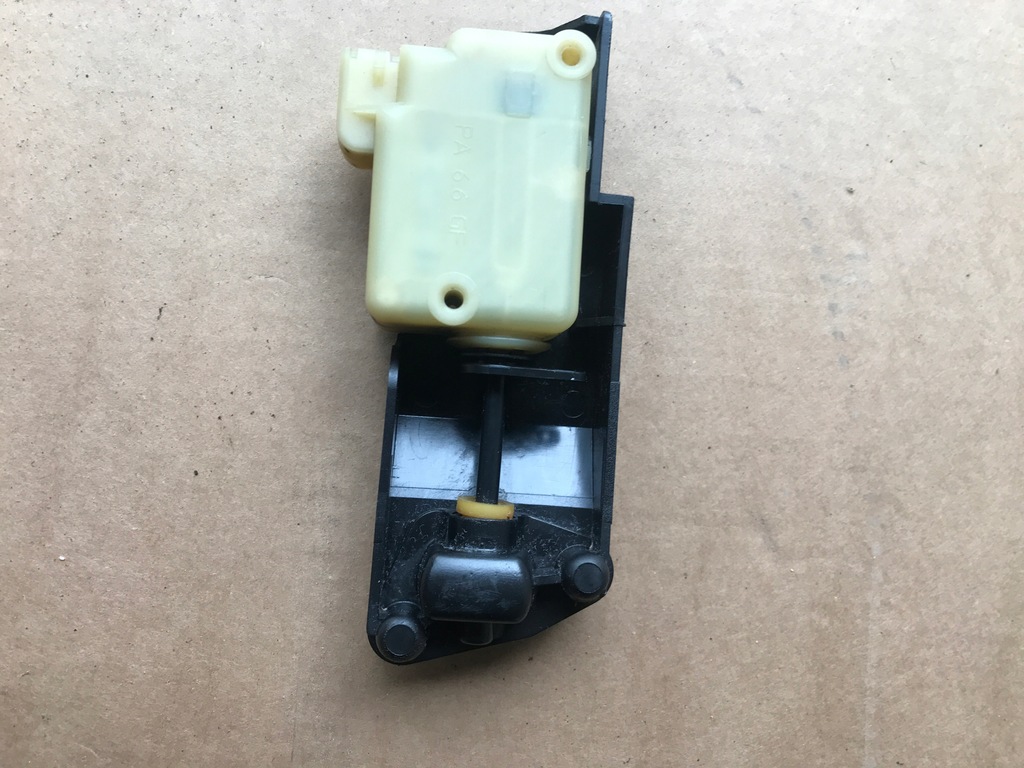 Volvo OE 30612856 siłownik klapy wlewu paliwa - 12189558140 - oficjalne ...