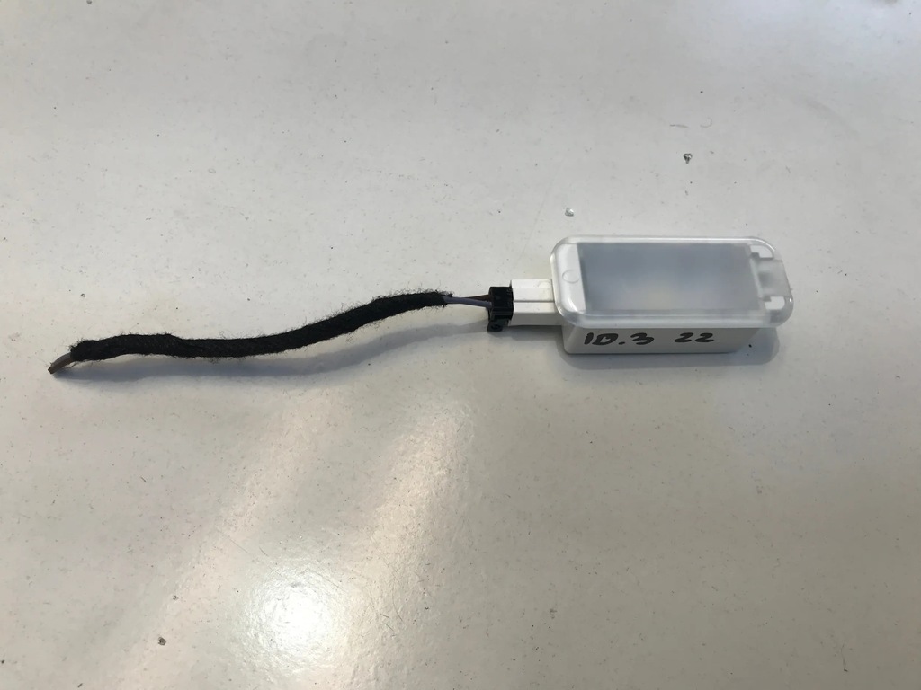 VW ID.3 CUPRA BORN 2023 LAMPKA WNĘTRZA KABINY - 13724615995 - oficjalne ...