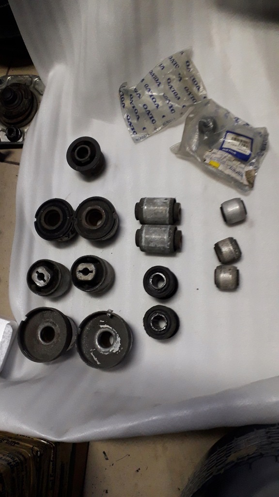 tuleje sanek tył zawieszenia volvo xc70 s60 v70 - 13043341871 ...