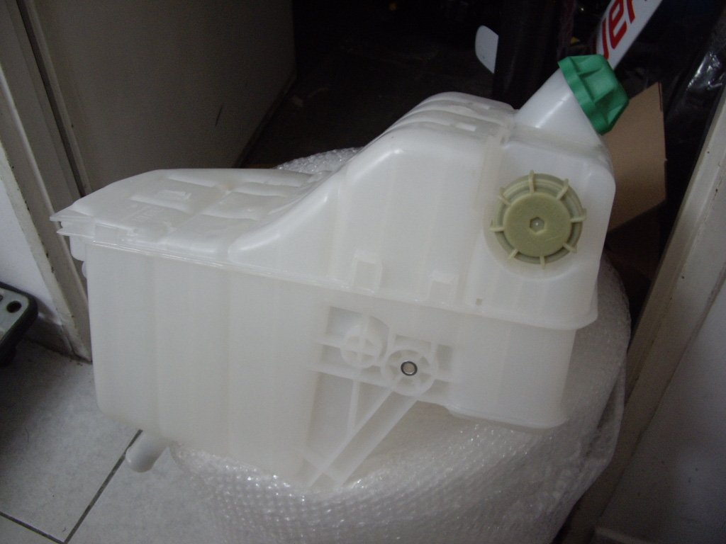 Zbiorniczek wyrównawczy MERCEDES CONECTO CITARO - 6094861553 ...