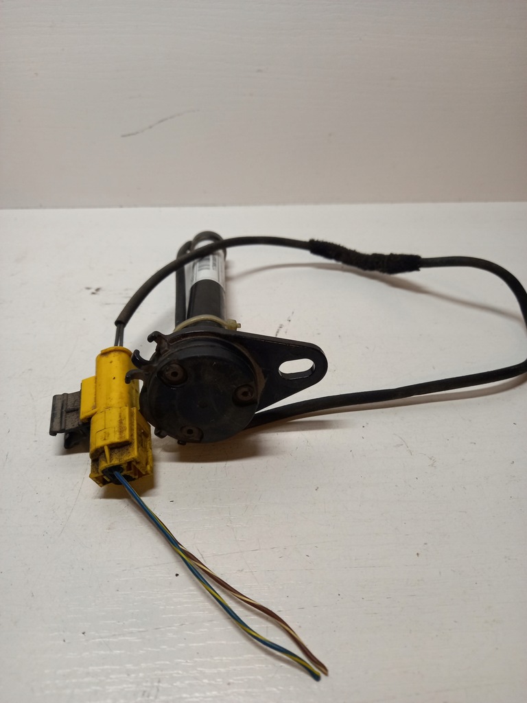 MERCEDES CLA W117 NABÓJ PIROTECHNICZNY MASKI A1179061000 ORYGINAŁ ...