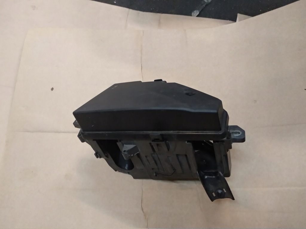 OBUDOWA SKRZYNKI BEZPIECZNIKÓW VOLVO XC60 XC90 - 13549124283 ...