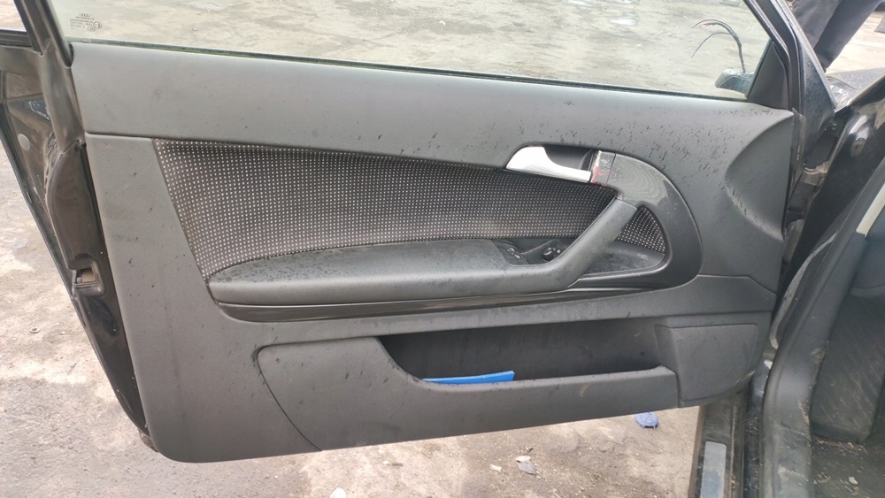 AUDI A3 8P 04r 3D BOCZEK DRZWI PODŁOKIETNIK LEWY - 13371934872 - oficjalne archiwum Allegro