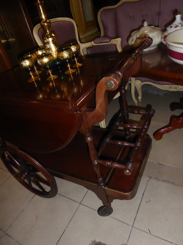 PIĘKNY - ANTYK- BAREK ZE STOLIKIEM NA KÓŁKACH! - 7749076466 - oficjalne ...