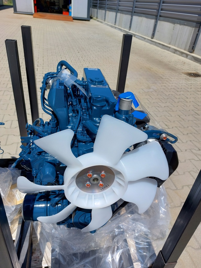 NOWY KOMPLETNI SILNIK KUBOTA V2403 - 12409768618 - oficjalne archiwum Allegro