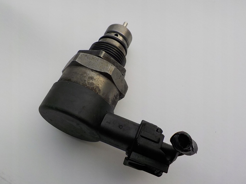 VOLVO XC60 2.4 D CZUJNIK CIŚNIENIA PALIWA 0281002990 - 16816469051 ...