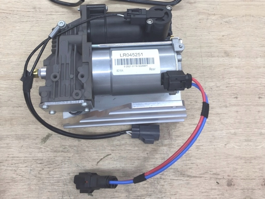 Kompresor Zawieszenia Do LAND ROVER LR045251 - 12374332221 - oficjalne ...