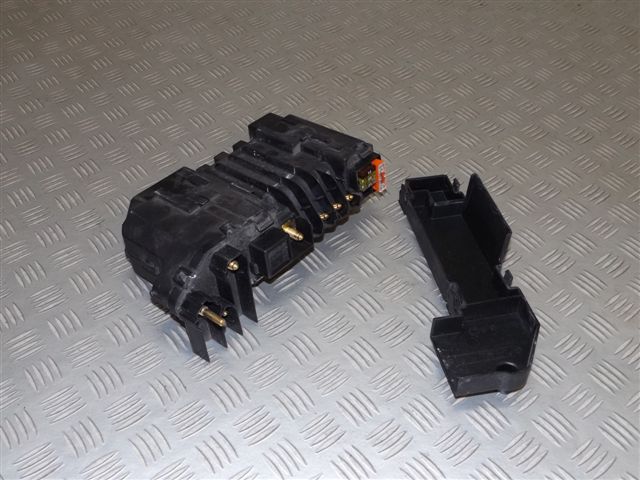 MERCEDES W221 S SKRZYNKA BEZPIECZNIKOW 2215401350 - 6080002813 ...