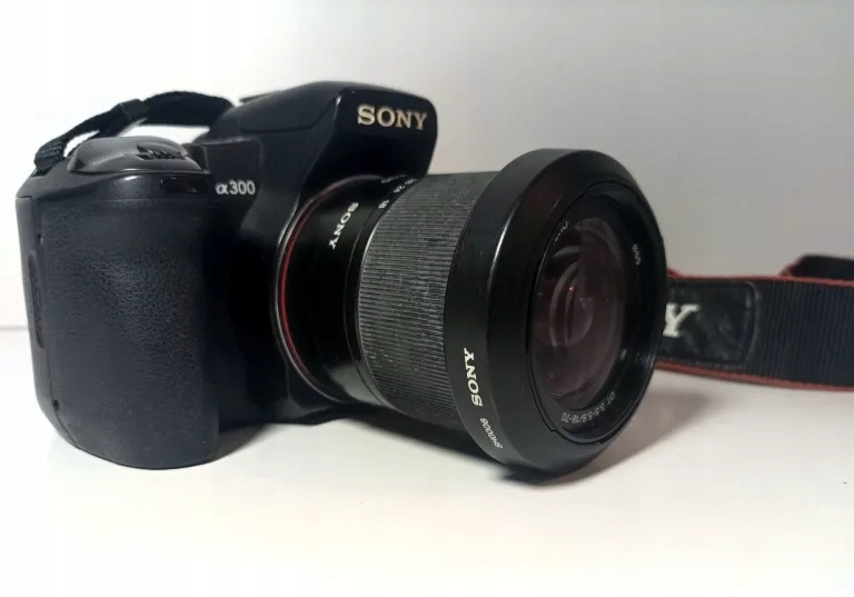 LUSTRZANKA SONY ALPHA A300 KORPUS + OBIEKTYW - 12243136611 - oficjalne ...