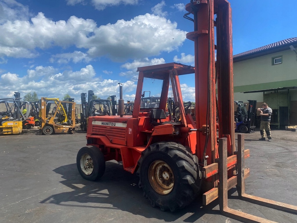 wózek widłowy terenowy diesel MANITOU MC40 4000kg - 11638148145 ...