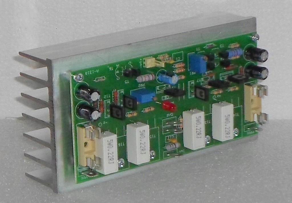 WZMACNIACZ MOCY Z RADIATOREM 200W/4ohm MOSFET - 13845497837 - oficjalne archiwum Allegro