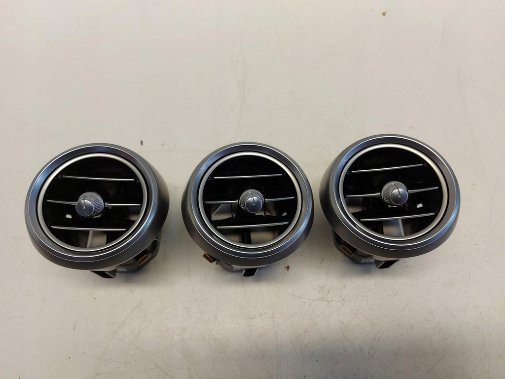 MERCEDES W205 COUPE kratka nawiewu wentylacyjna - 13533722483 ...