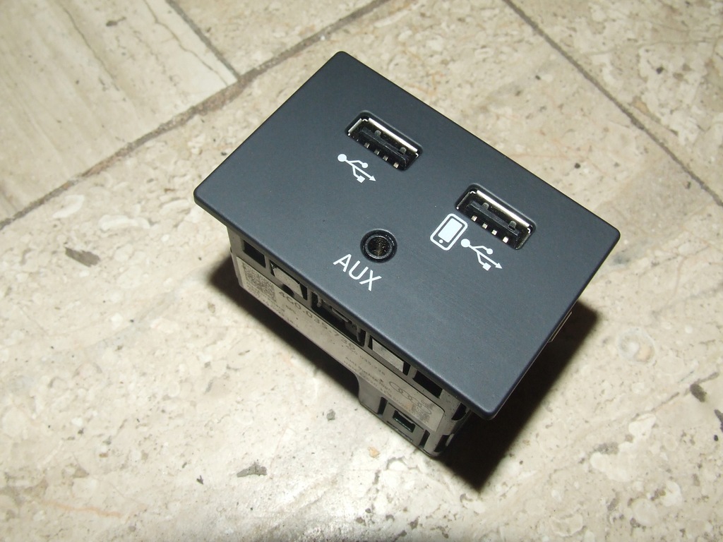 AUDI A6 C7 GNIAZDO PORT MODUŁ USB AUX 4G0035736 - 13052794982 ...