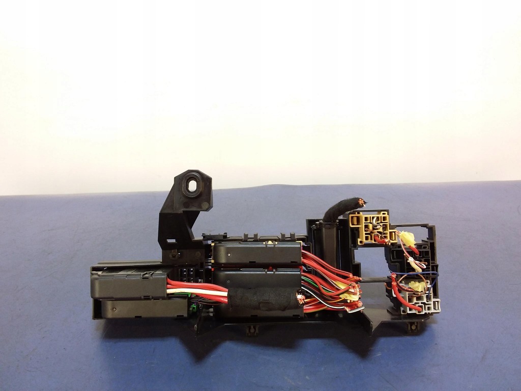 AUDI A6 C7 SKRZYNKA BEZPIECZNIKÓW 4G0971845A - 11172962980 - oficjalne ...