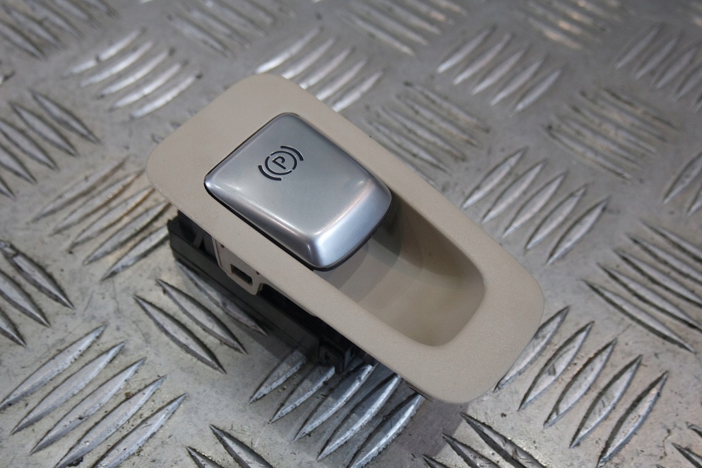 PRZYCISK HOLD MERCEDES W447 VIANO A4479057500 - 7464185790 - oficjalne ...