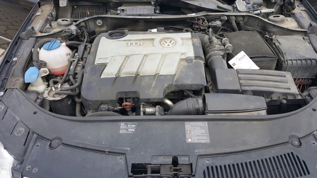 Osprzęt silnika VW PASSAT B6 CR 2.0 TDI CBA - 8107518724 - oficjalne ...