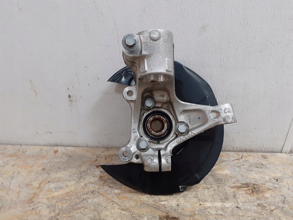 VOLVO XC40 ZWROTNICA PIASTA PRAWY PRZÓD 32221857 - 13028705361 ...